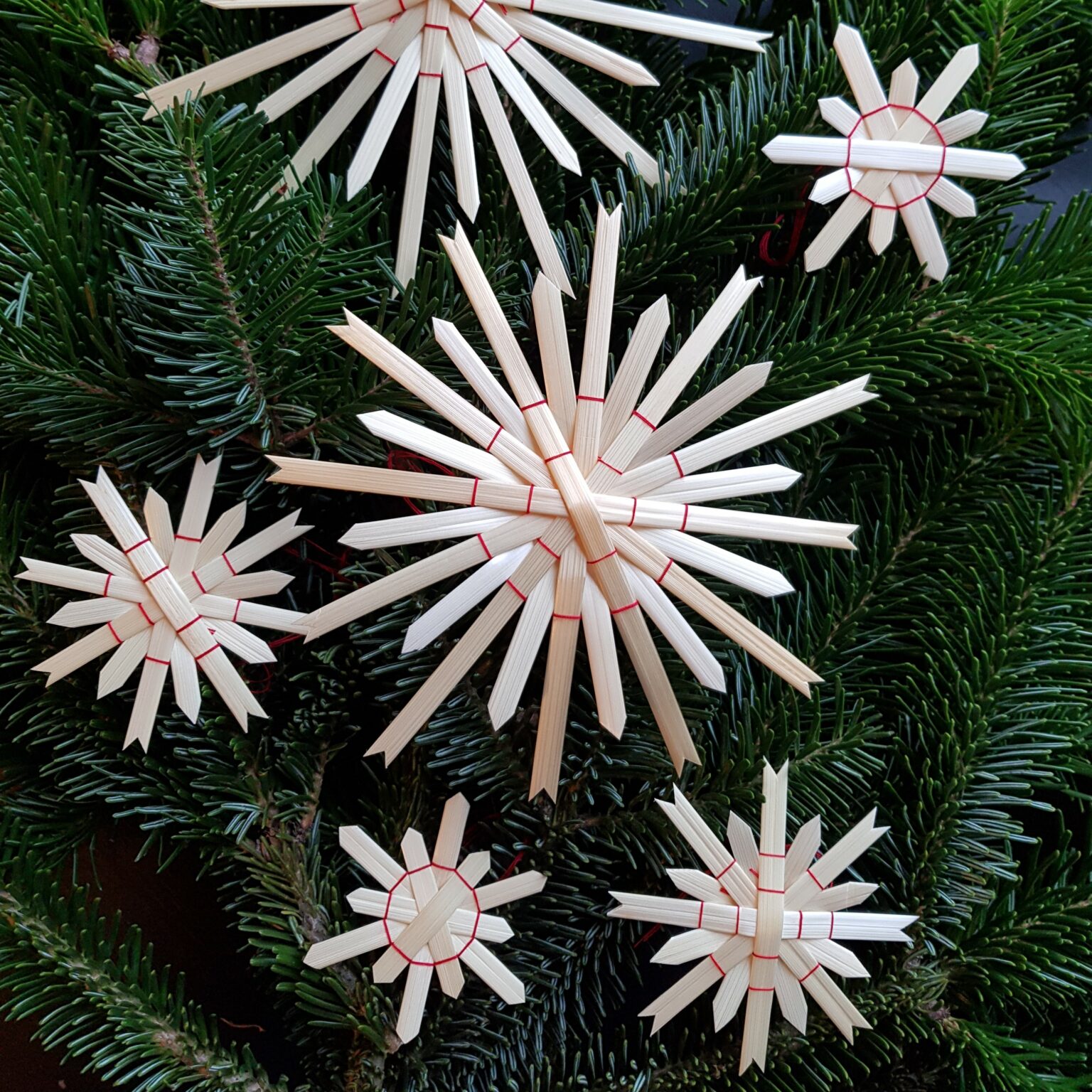CHRISTMAS DECORATIONS (HANDMADE FROM STRAW) – An Englishman in Moravia